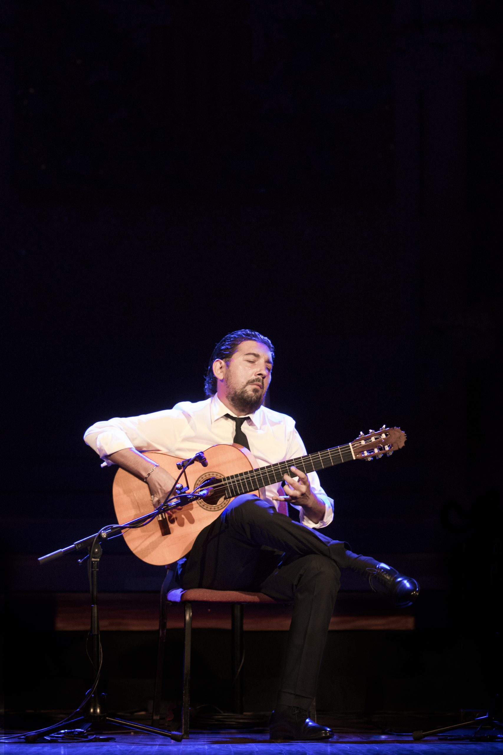 El guitarrista Antonio Rey actúa este martes en el Teatro Central
